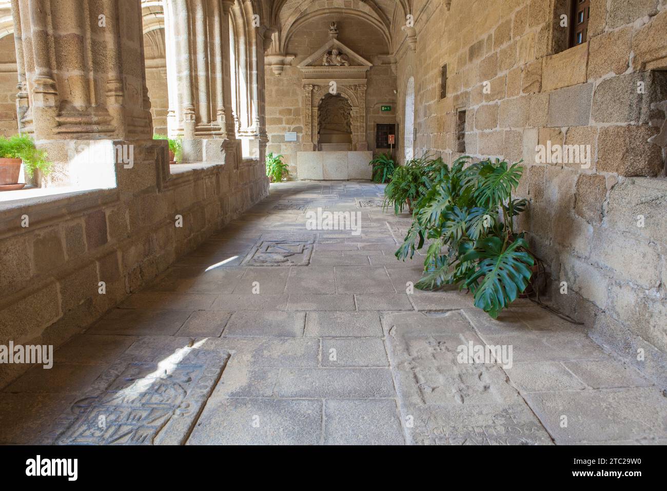 Alcantara, Spain - Oct 6th, 2022: Gothic Cloister of Convent of San ...