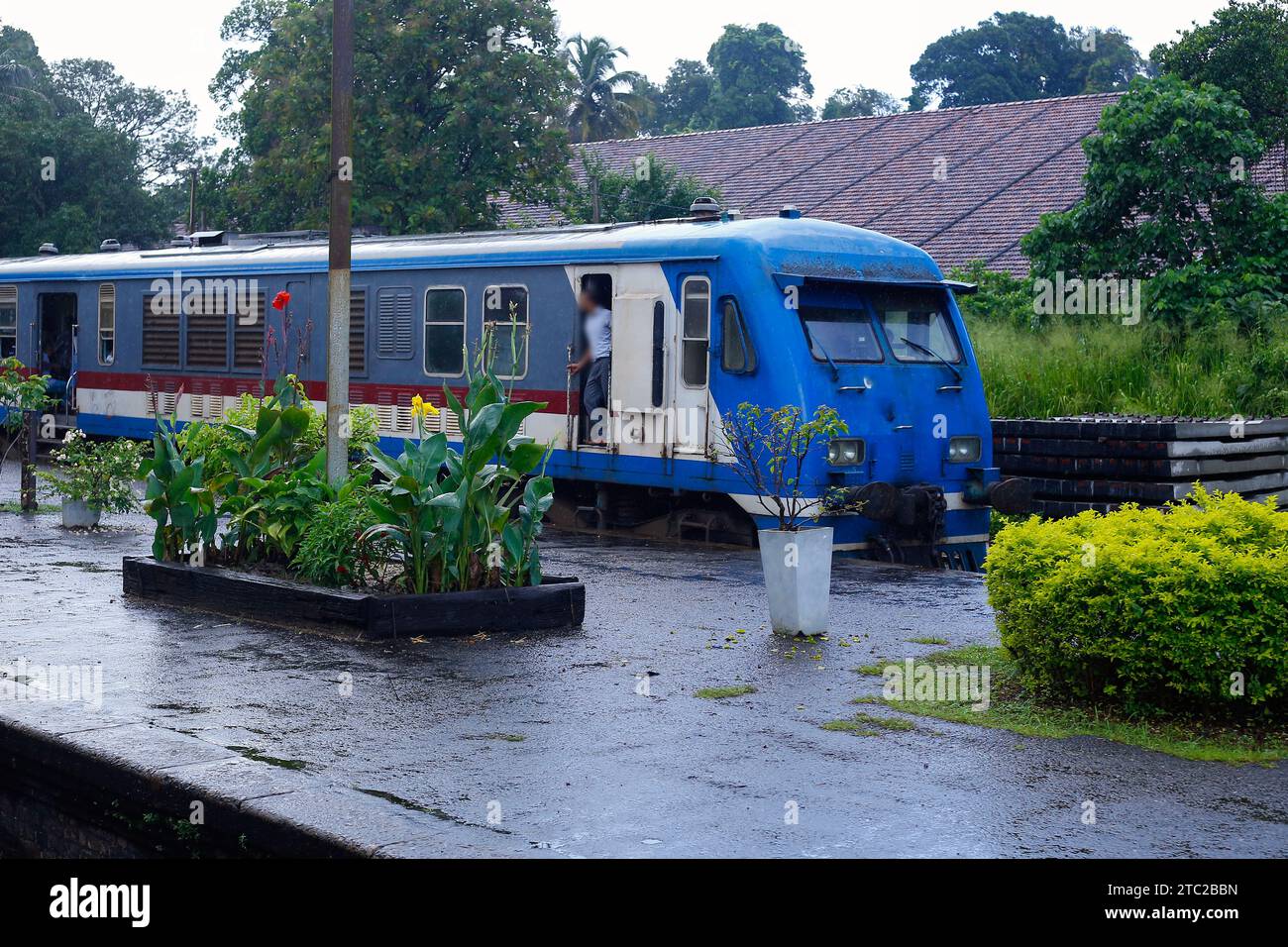 Colombo Fort is the main railway station in Sri Lanka. Trains run daily from this Colombo Fort ...