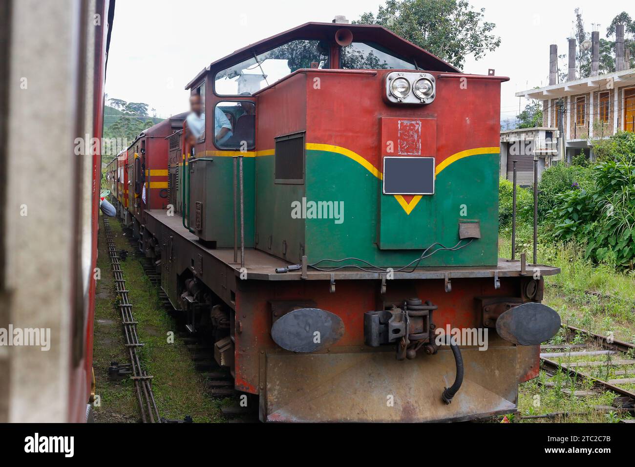 An old train used in Sri Lanka. (30Years). Waiting for passengers to arrive Stock Photo - Alamy