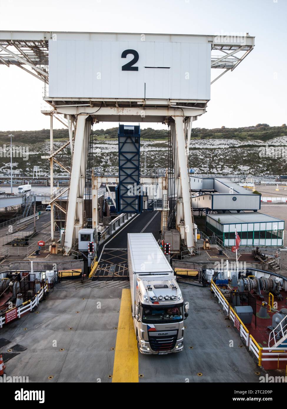 Camion sur un ferry hi-res stock photography and images - Alamy