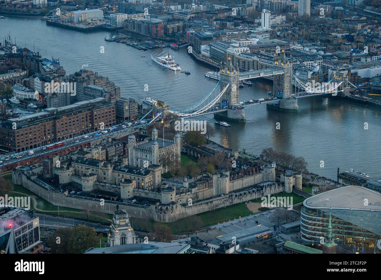 Tower bridge, the Tower of London and the River Thames - The View from ...