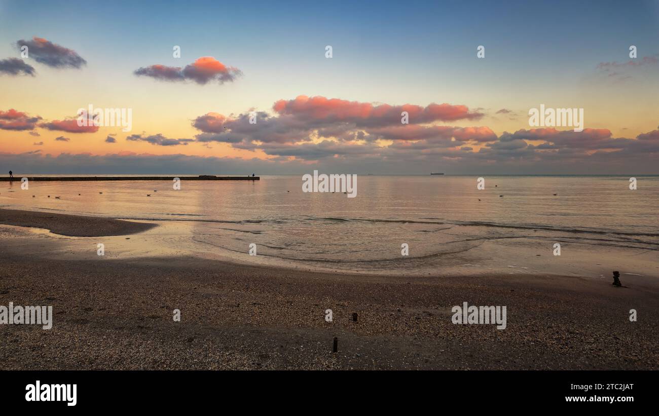 Endless seashore hi-res stock photography and images - Alamy
