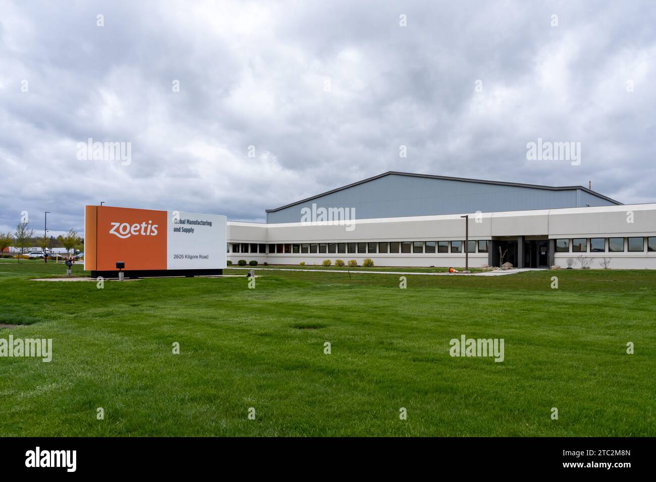 Kalamazoo michigan manufacturing hi-res stock photography and images ...