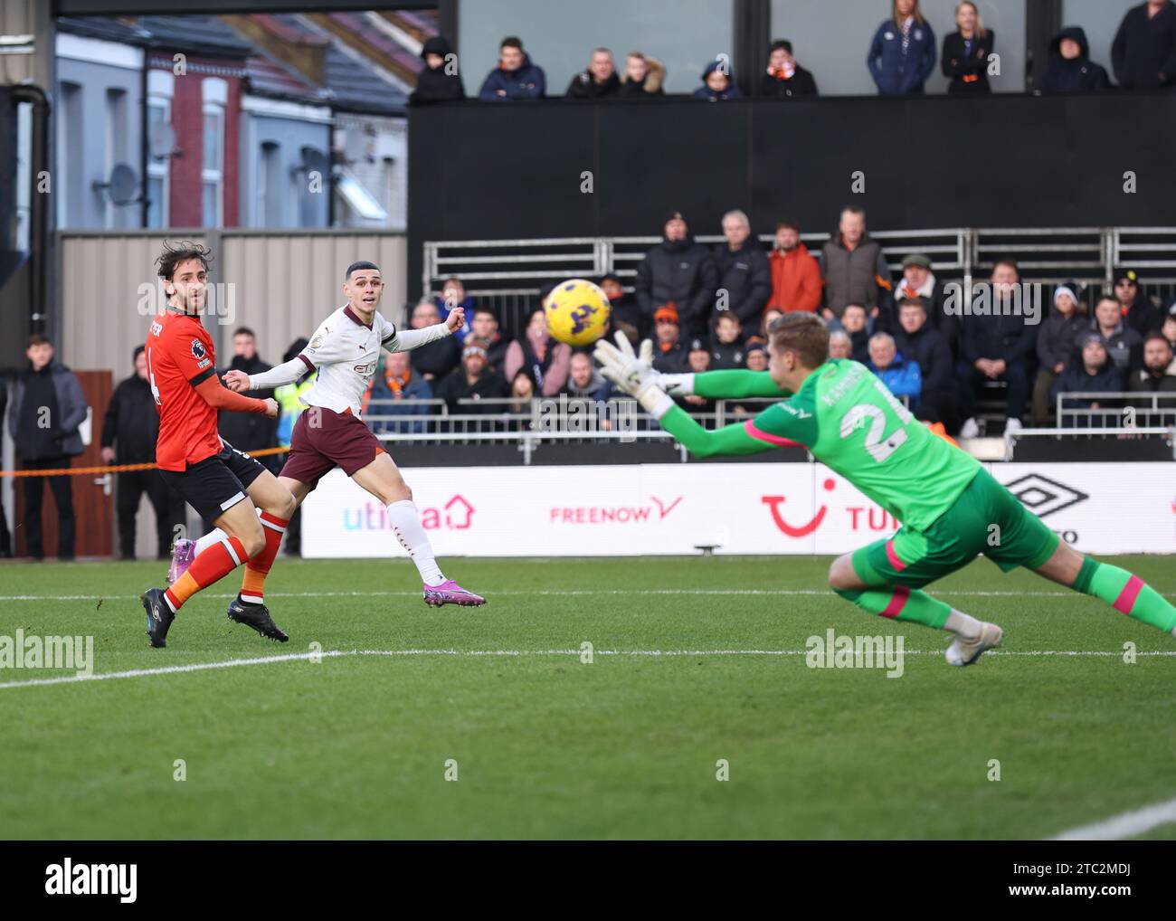 Thomas kaminski luton town hi-res stock photography and images - Alamy