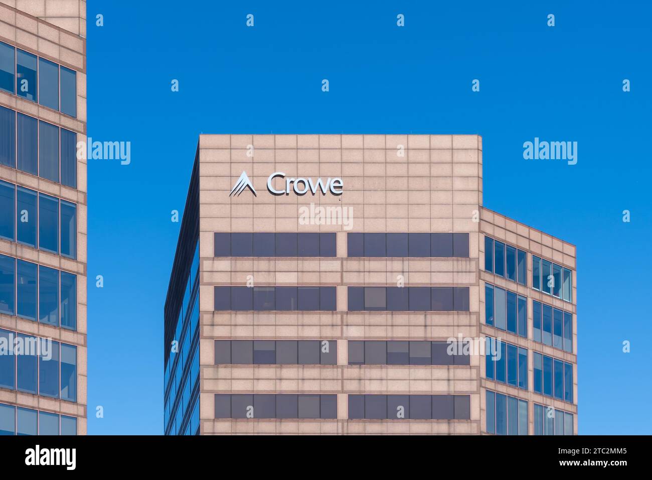 Crowe logo hi-res stock photography and images - Alamy