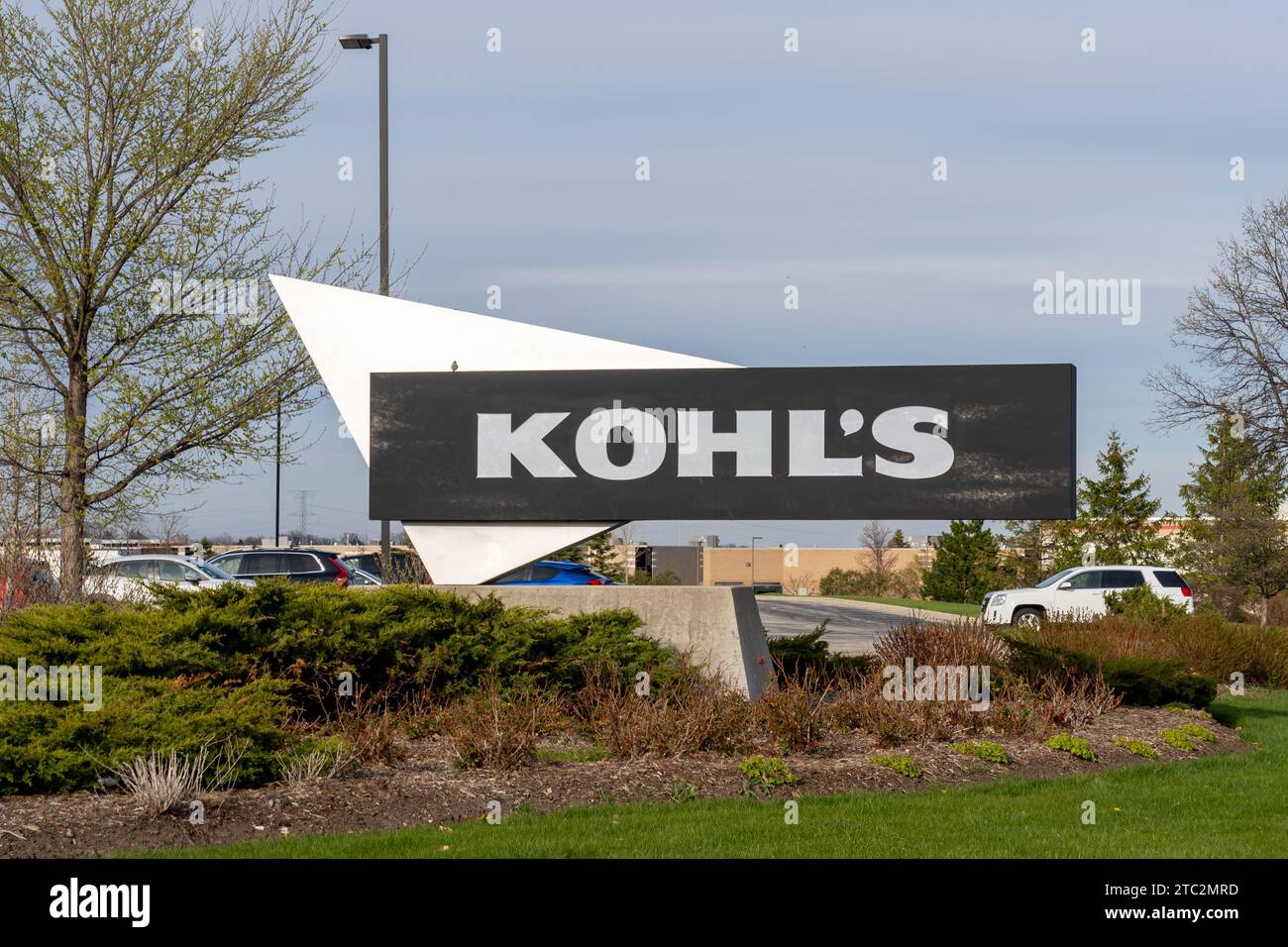 Kohl's ground sign is shown in Menomonee Falls, WI, USA Stock Photo - Alamy