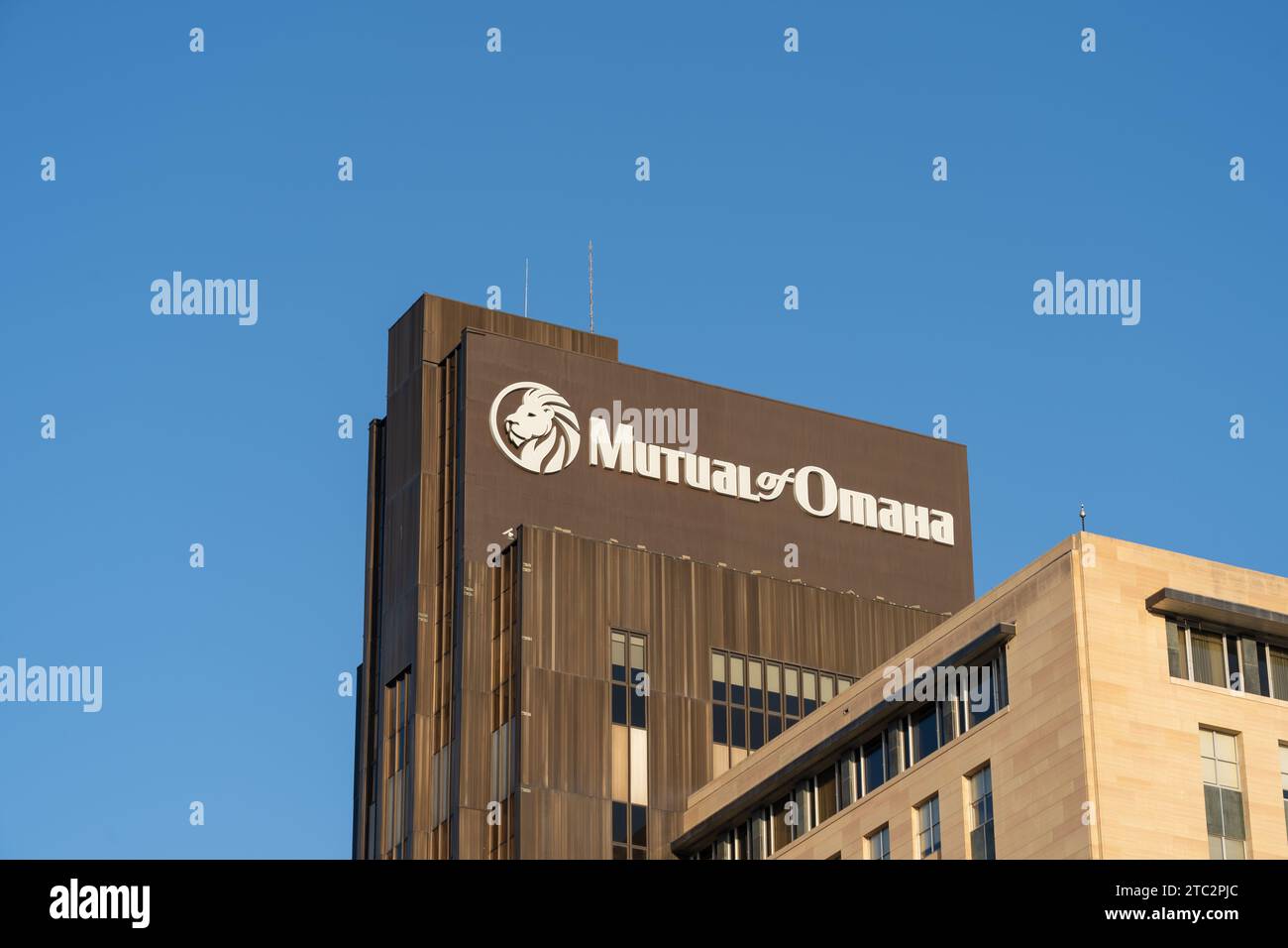Mutual omaha headquarters building hi-res stock photography and images ...