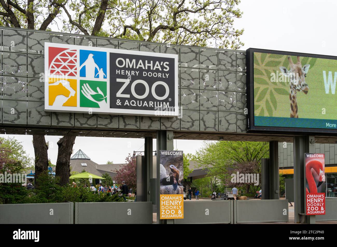 Omahas henry doorly zoo and aquarium hi-res stock photography and ...