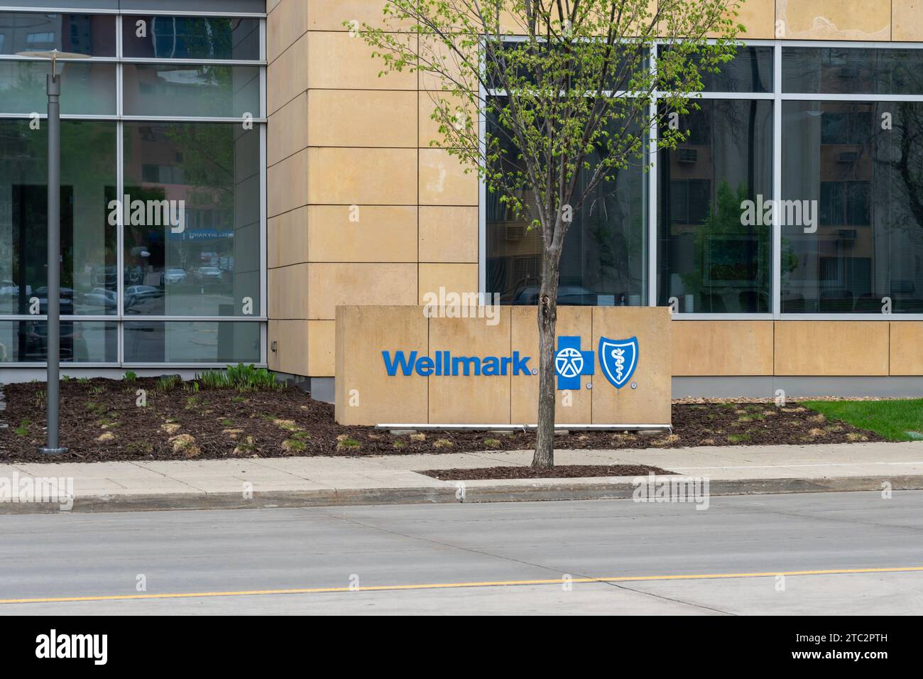 Wellmark Blue Cross and Blue Shield headquarters in Des Moines, Iowa ...