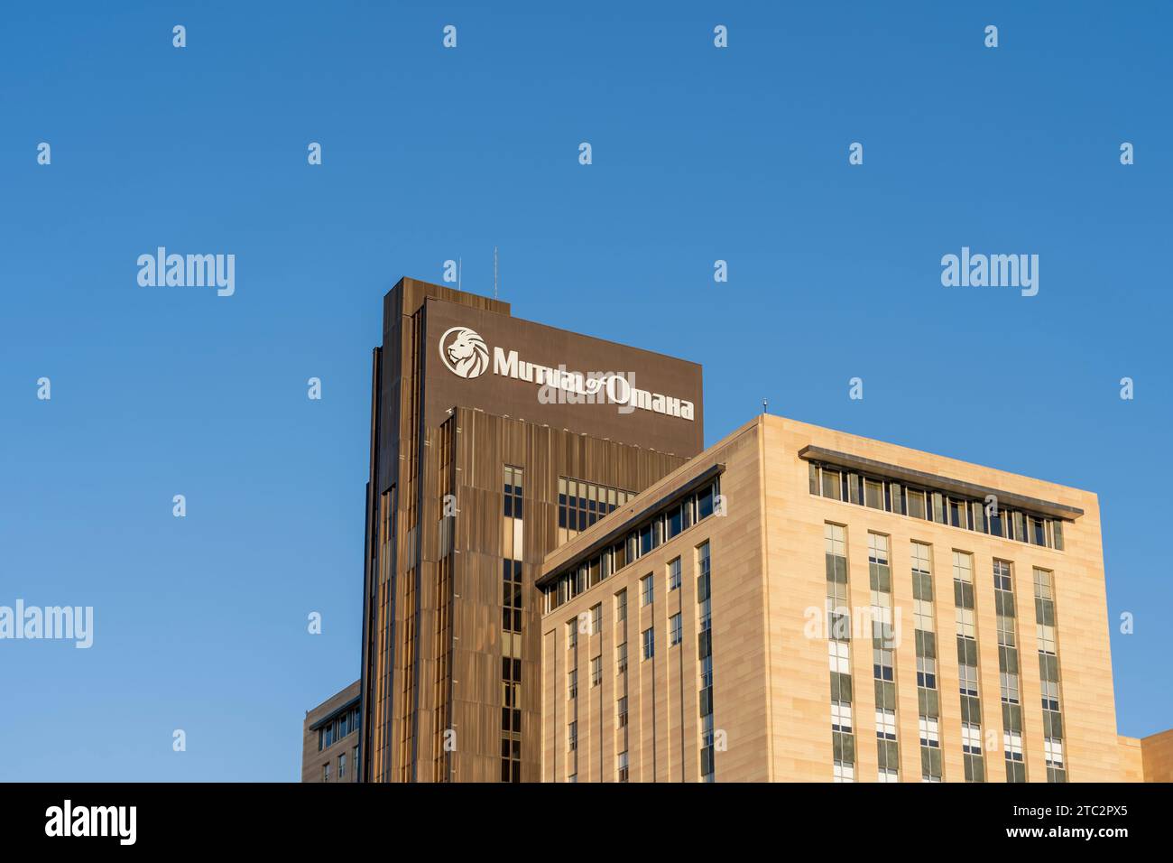 Mutual omaha headquarters building hi-res stock photography and images ...