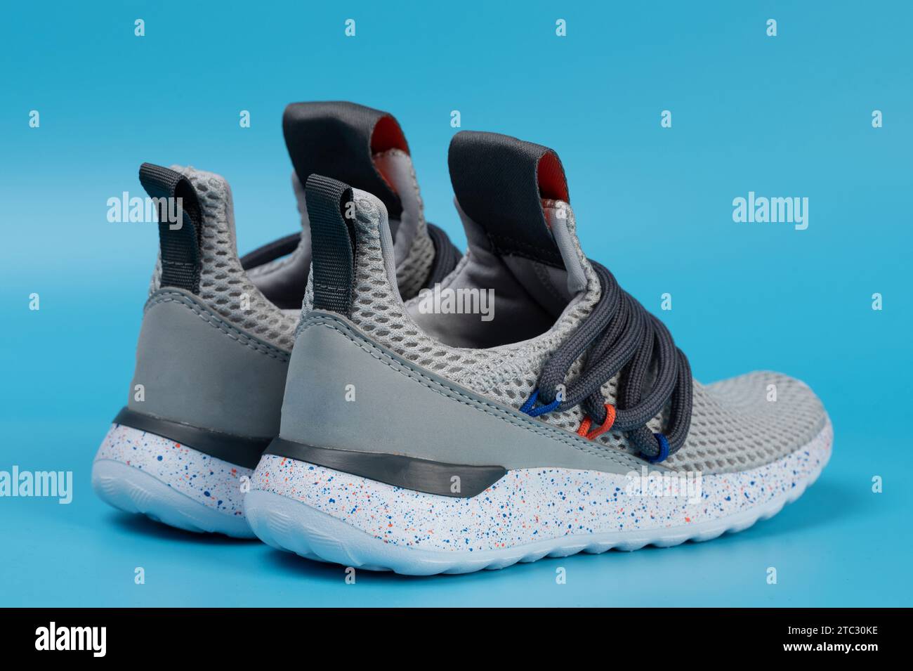 Back view kids hi-res stock photography and images - Alamy