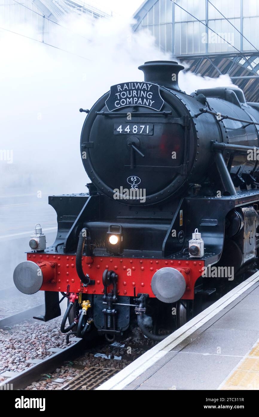 Lms black steam locomotive hi-res stock photography and images - Alamy