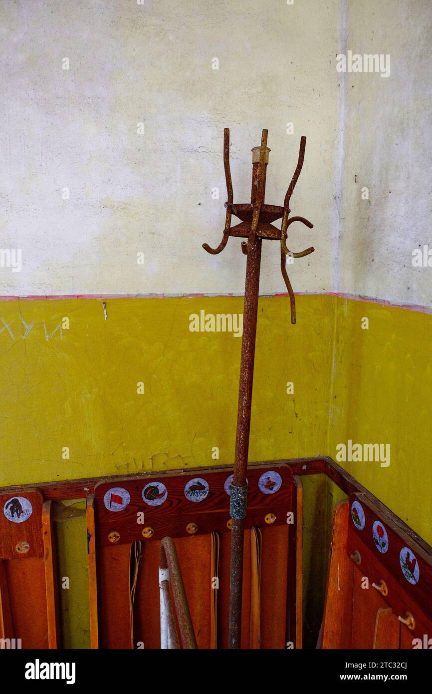 Wall rack hi-res stock photography and images - Alamy