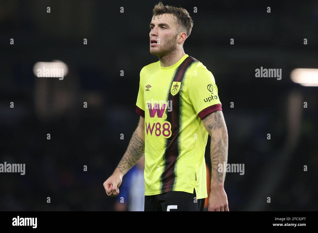 Jordan Beyer in action for Burnley FC at the AMEX Stadium Stock Photo ...