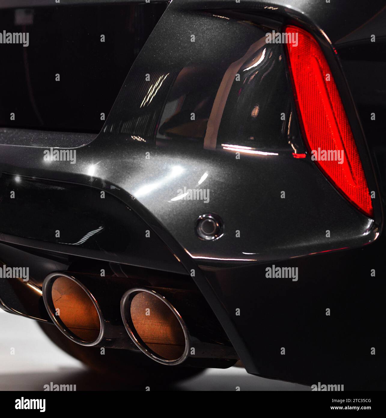 Red sportcar hi-res stock photography and images - Alamy