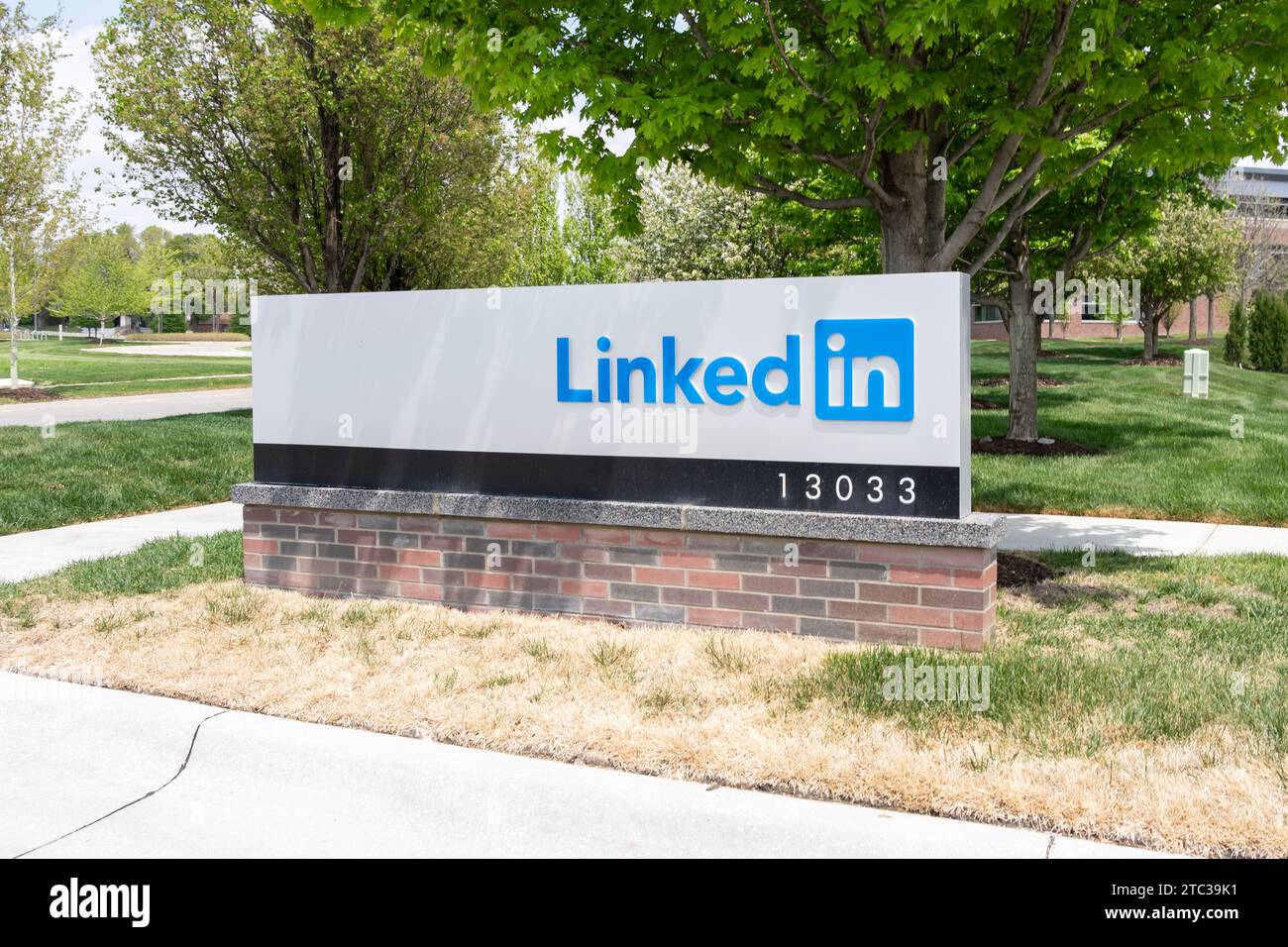 Linkedin microsoft hi-res stock photography and images - Alamy