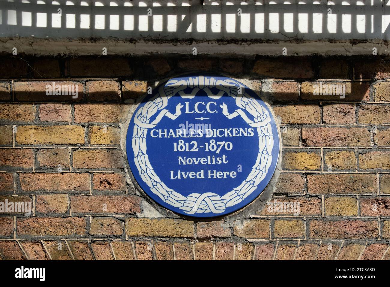 Blue plaque plaques hi-res stock photography and images - Alamy