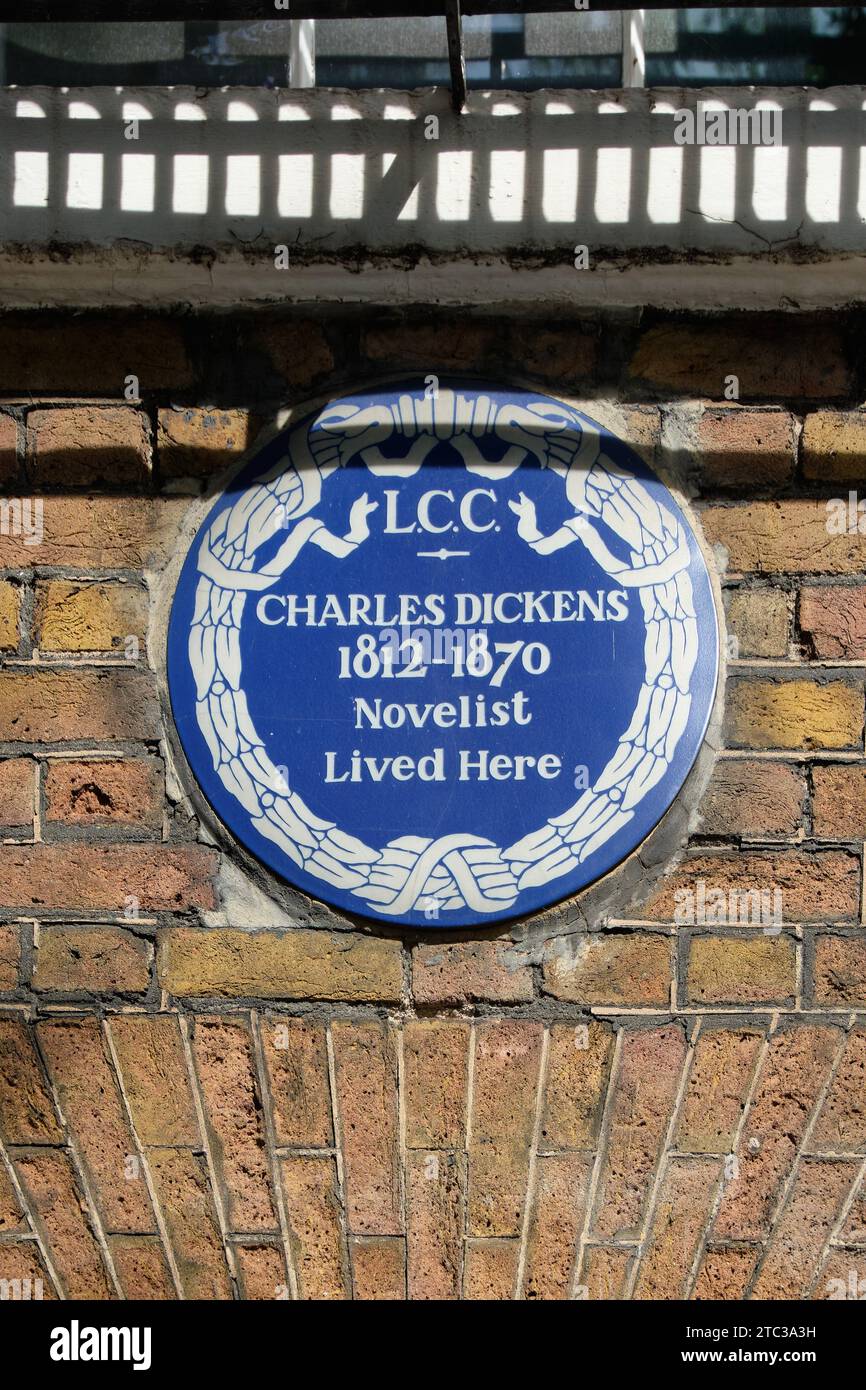 Blue plaque plaques hi-res stock photography and images - Alamy