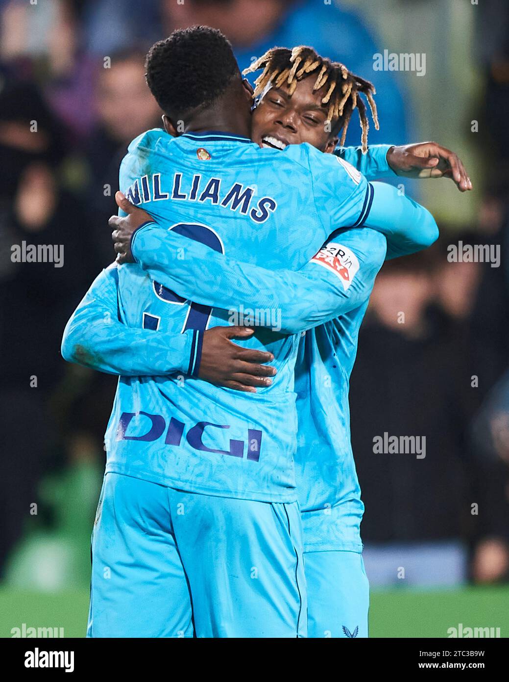 Nico Williams celebrates with his teammates Inaki Williams of Athletic ...