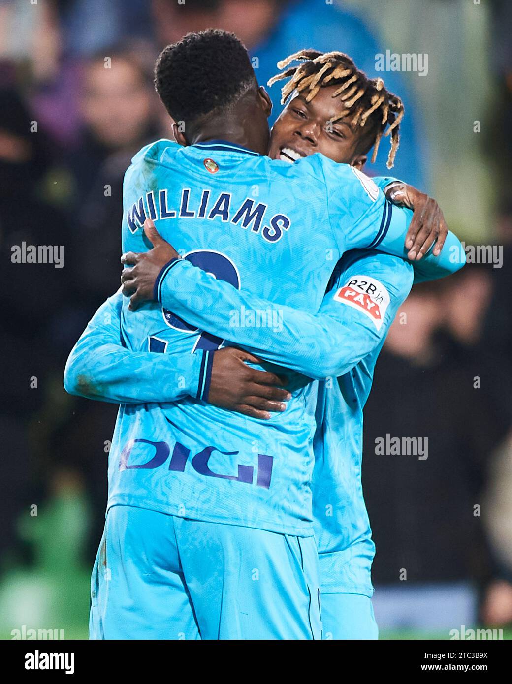 Nico Williams celebrates with his teammates Inaki Williams of Athletic ...