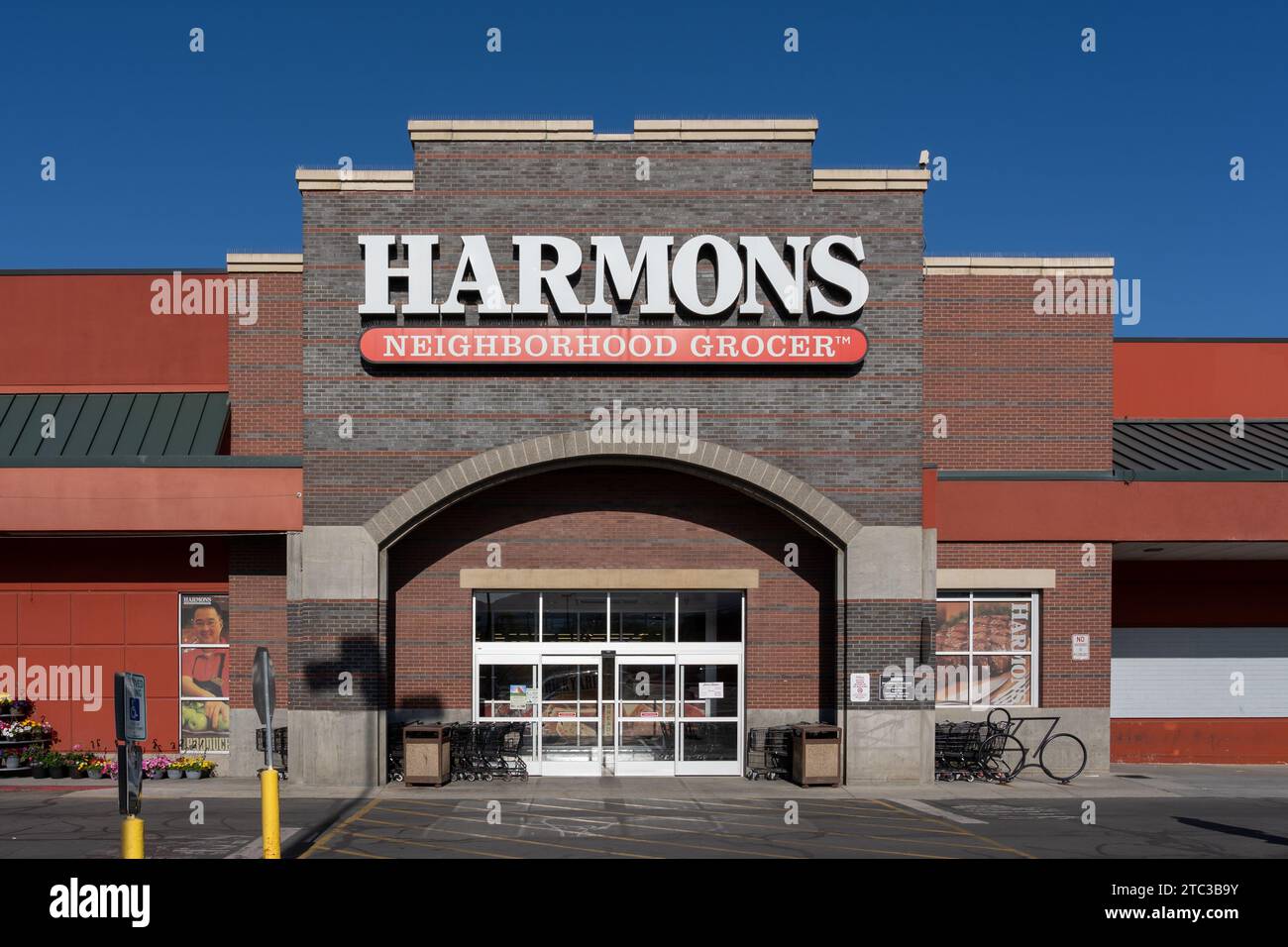 Store front united states hi-res stock photography and images - Alamy