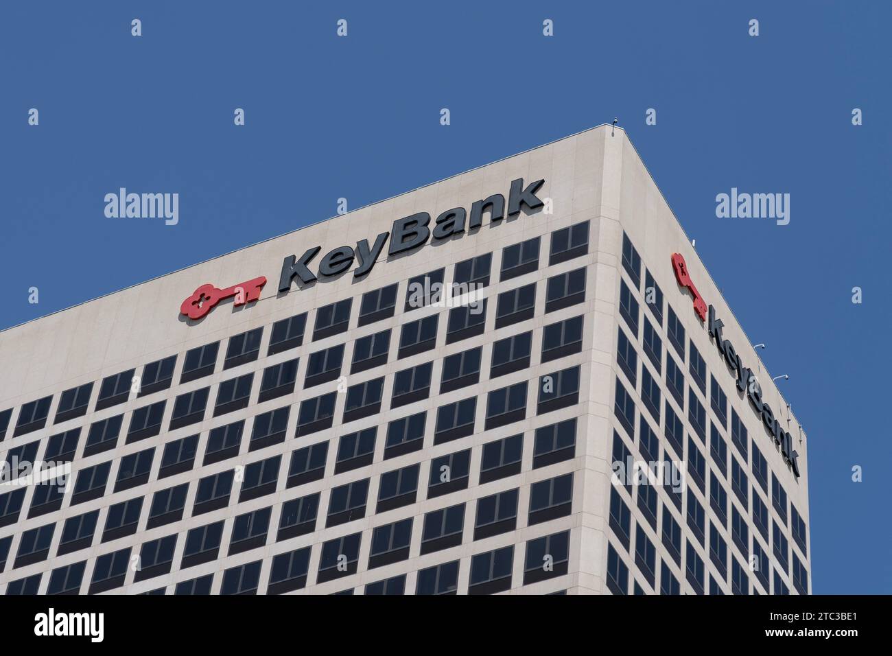 The bank tower hi-res stock photography and images - Alamy