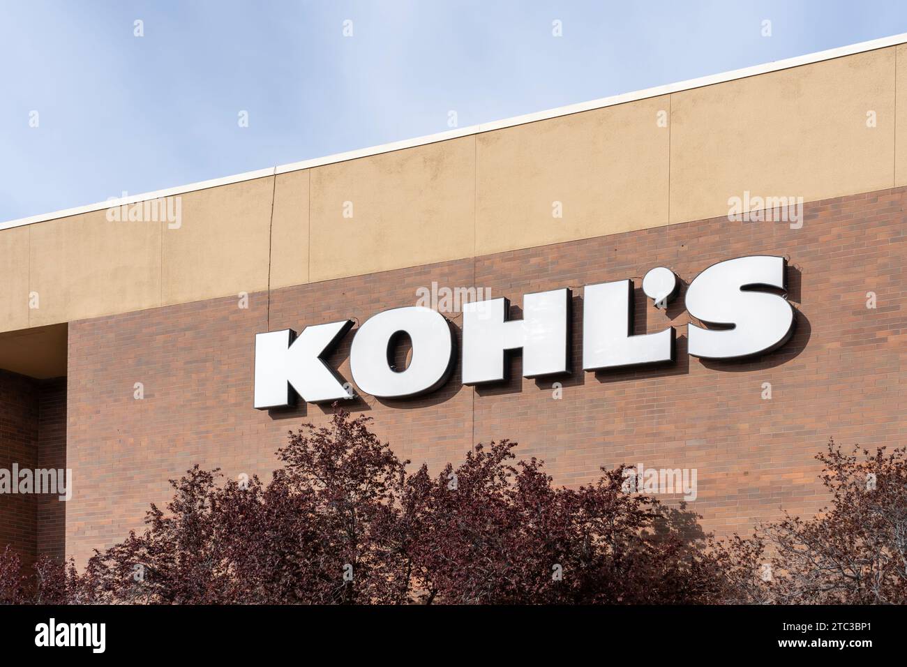Kohls department retail store hi-res stock photography and images - Alamy