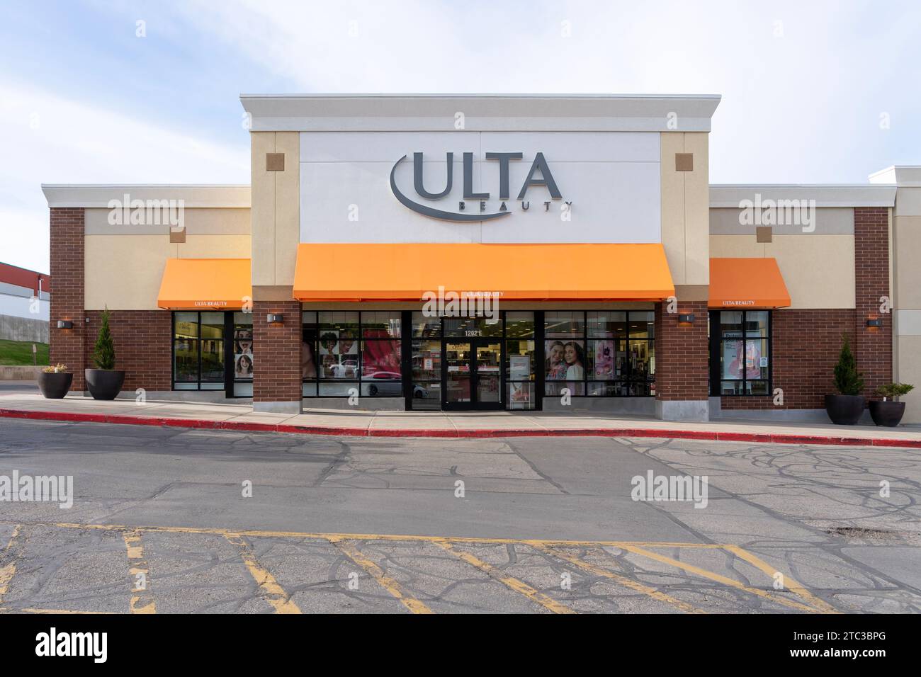 Ulta store hi-res stock photography and images - Alamy