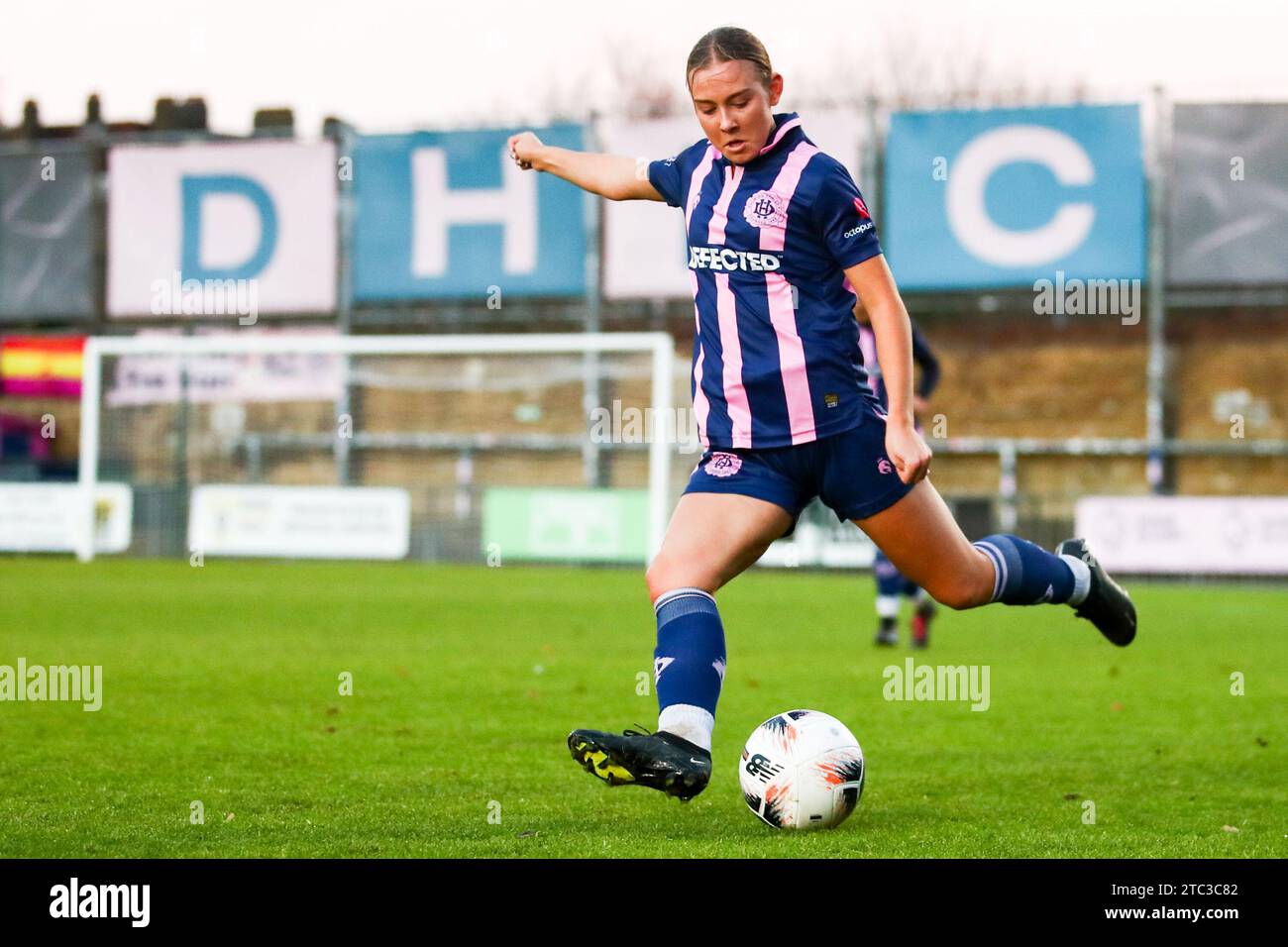 Crawley afc hi-res stock photography and images - Alamy