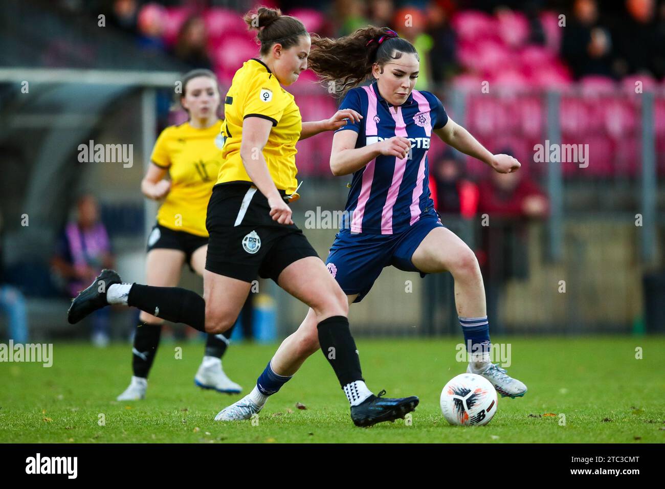 Crawley afc hi-res stock photography and images - Alamy