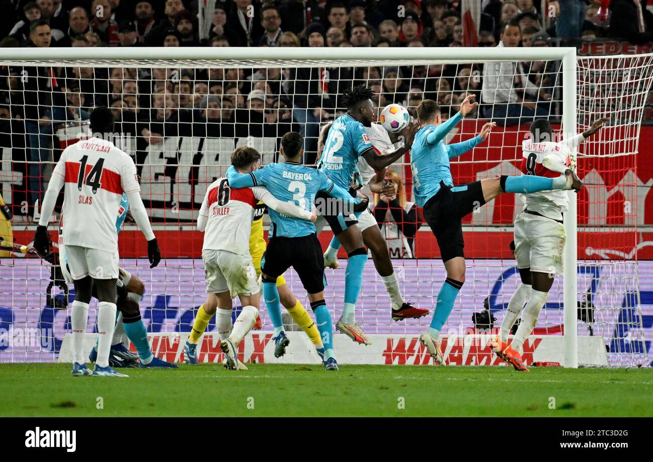 Stuttgart, Deutschland. 10th Dec, 2023. Strafraumszene, Torraumszene Torwart Alexander Nuebel ...