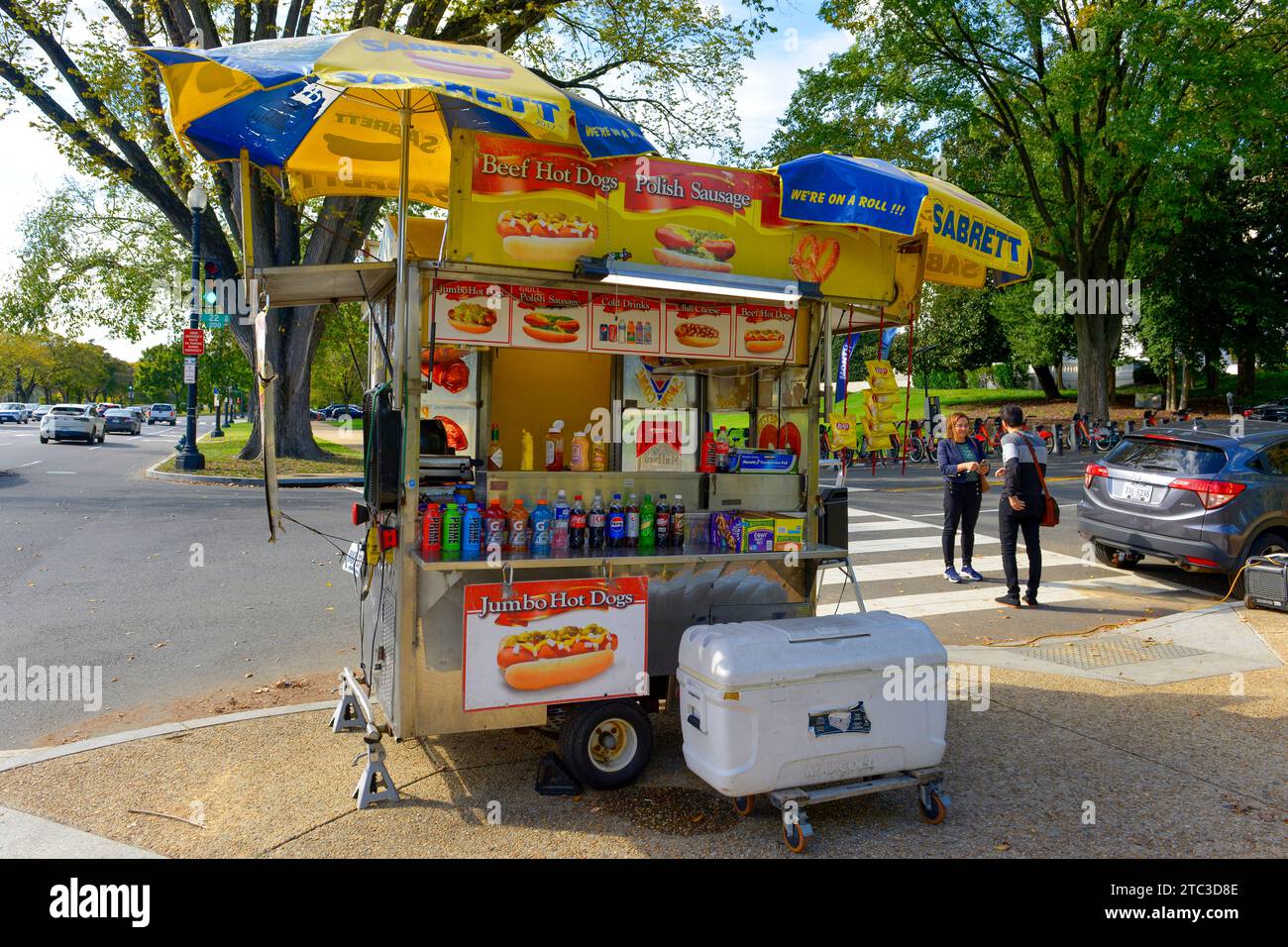 Food cart on the street in Washington DC Stock Photo - Alamy