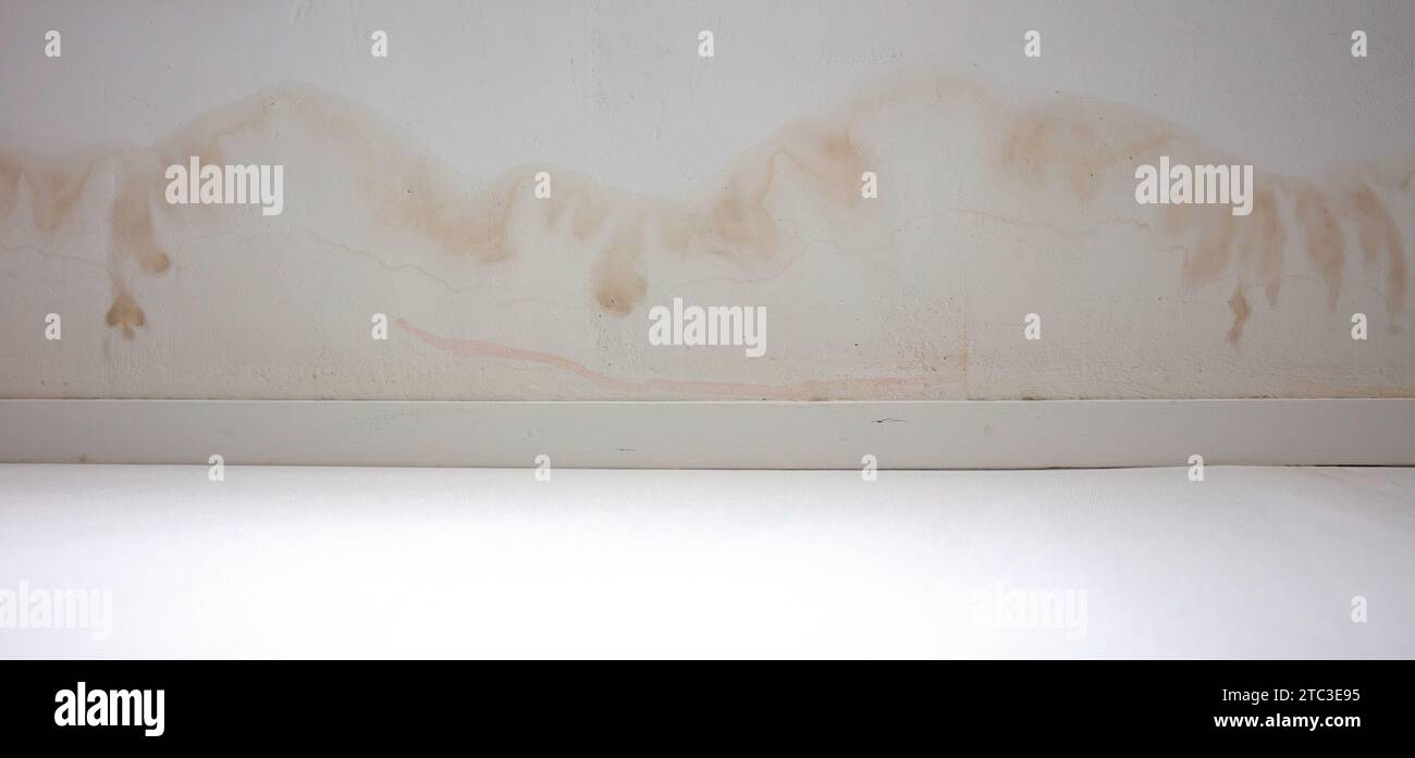 Leaky ceiling hi-res stock photography and images - Alamy