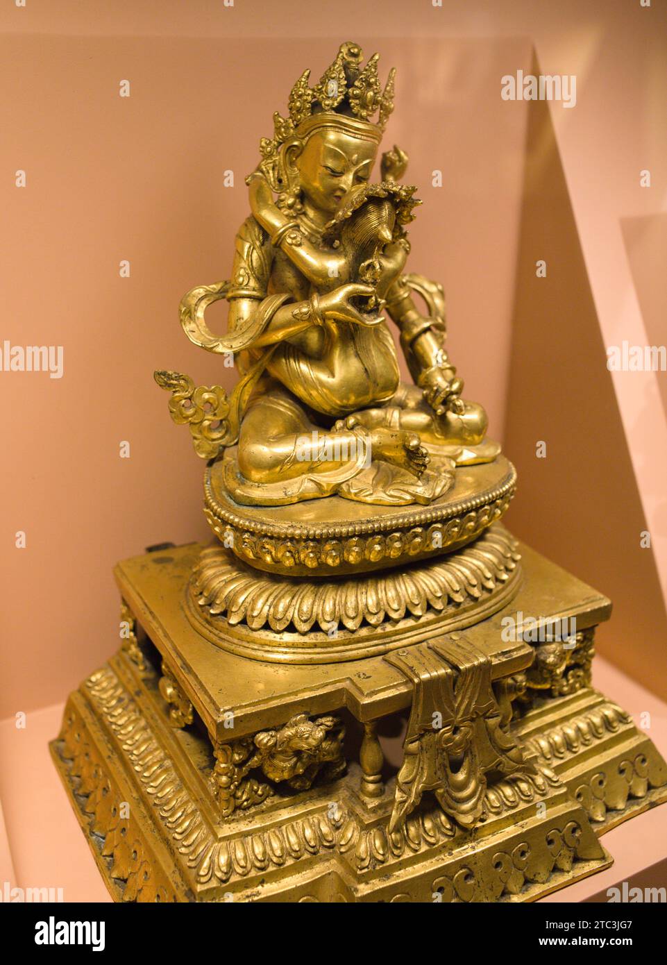 Nepal, Patan, Museum, Vajrasattwa and Prajna, statue Stock Photo - Alamy