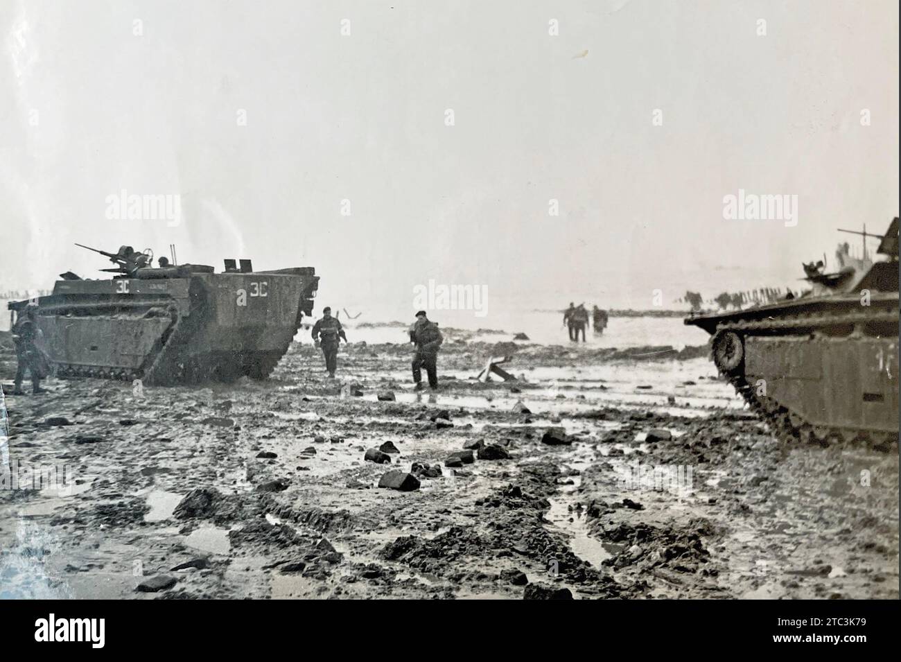 WALCHEREN ISLAND 1 November 1944. Commandos arriving for the assault ...