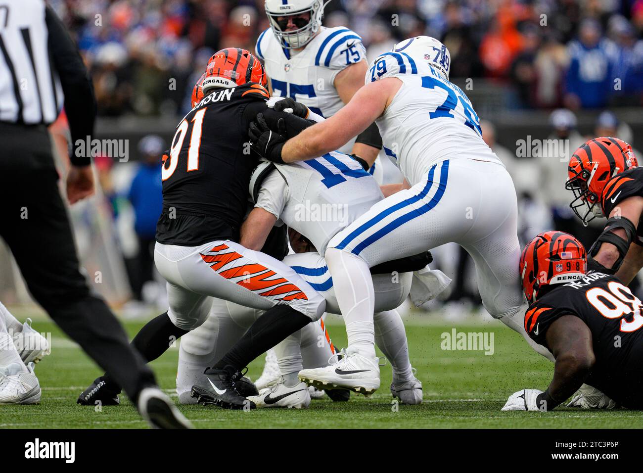 Cincinnati Bengals defensive end Trey Hendrickson (91) sacks ...