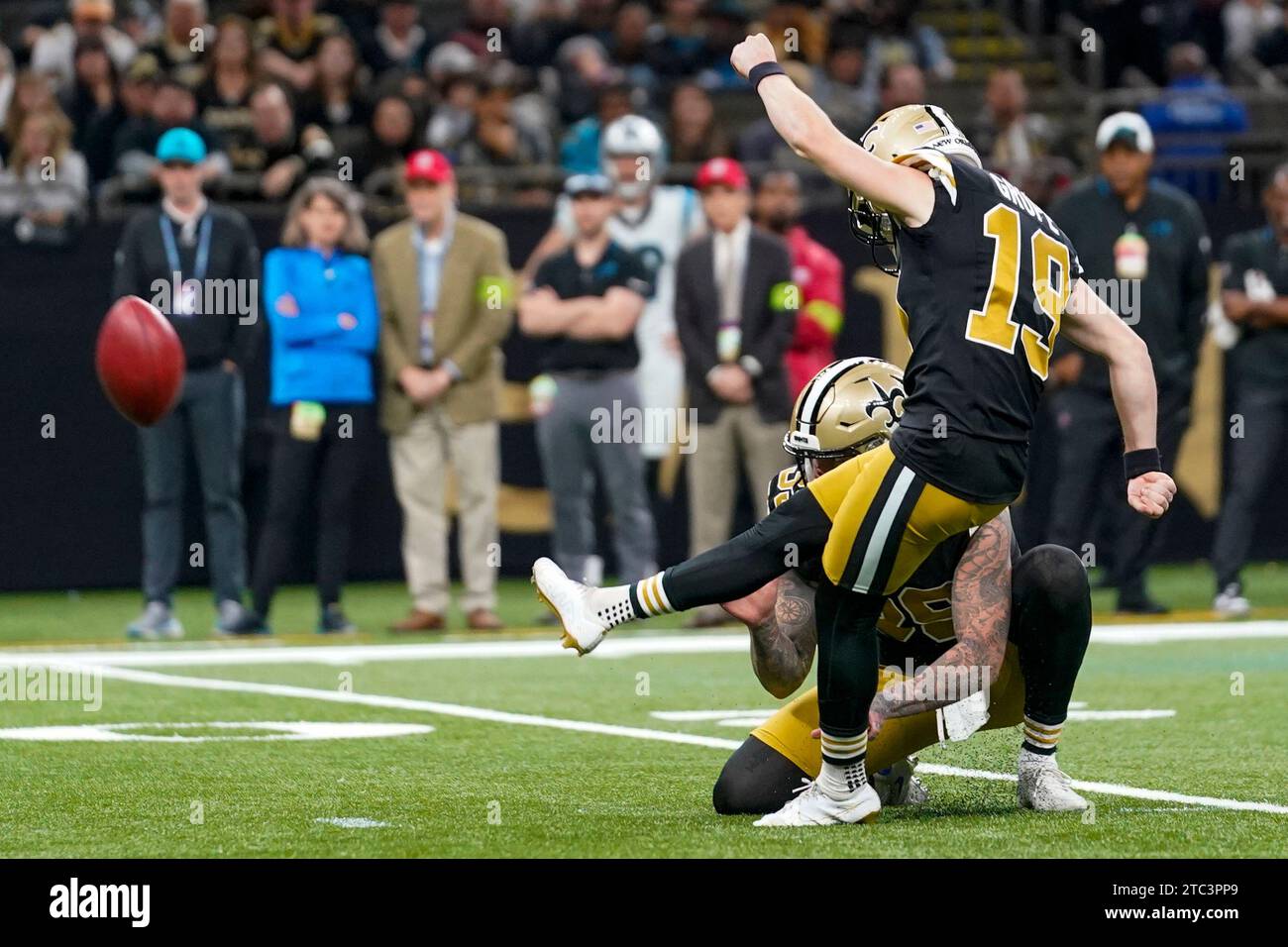 New Orleans Saints place kicker Blake Grupe (19) misses a field goal ...