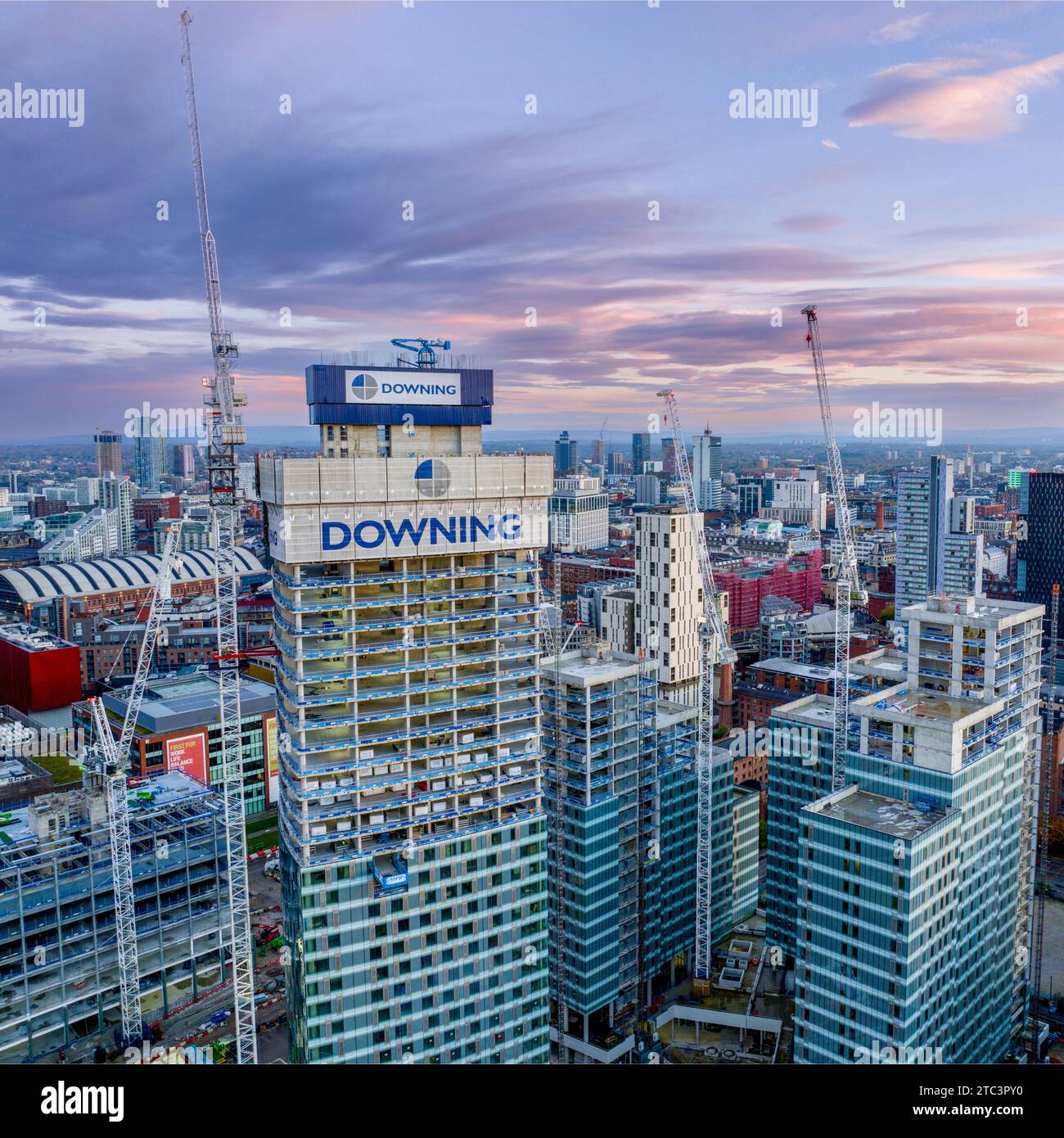 Manchester city centre cityscape hi-res stock photography and images ...