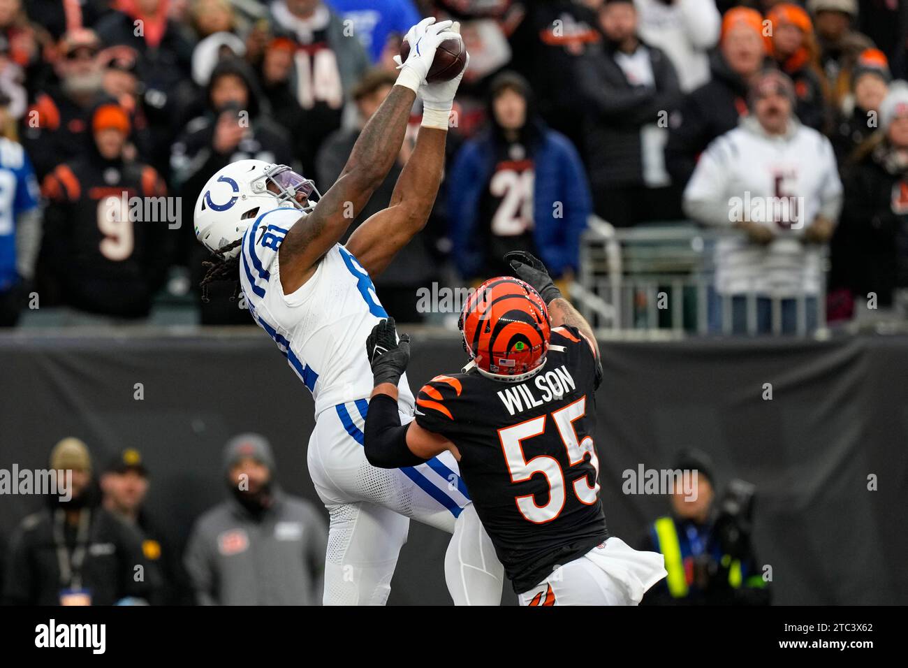 Indianapolis Colts tight end Mo Alie-Cox (81) makes a catch for a ...