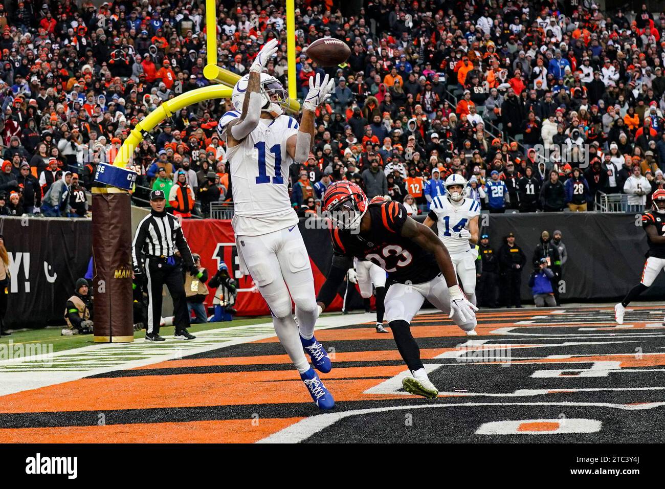 Indianapolis Colts wide receiver Michael Pittman Jr. (11) makes catch ...