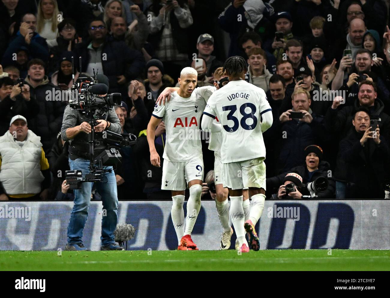 London, UK. 10th Dec, 2023. Richarlison (Tottenham, left) celebrates ...