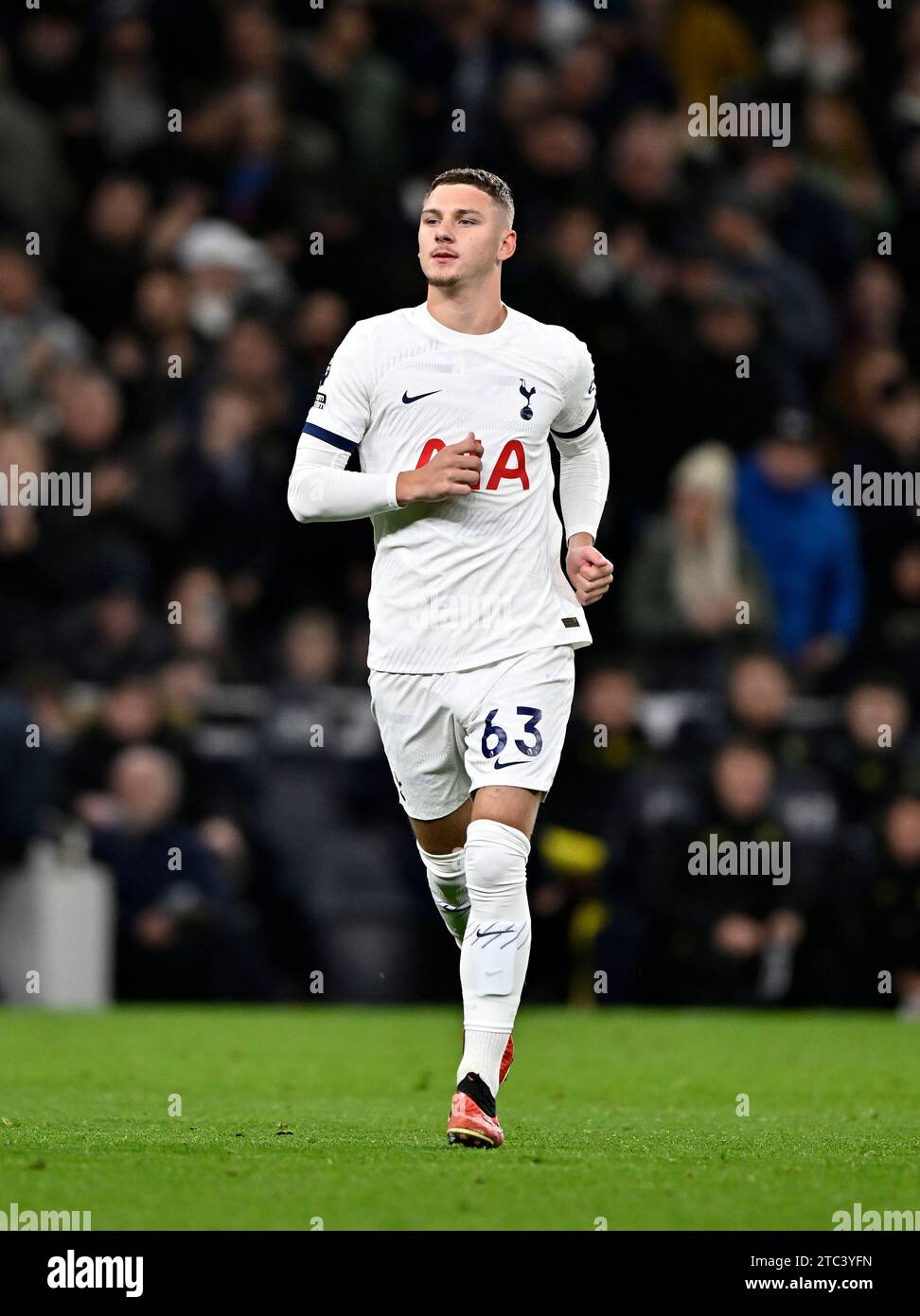 London, UK. 10th Dec, 2023. Jamie Donley (Spurs) comes on as substitute ...