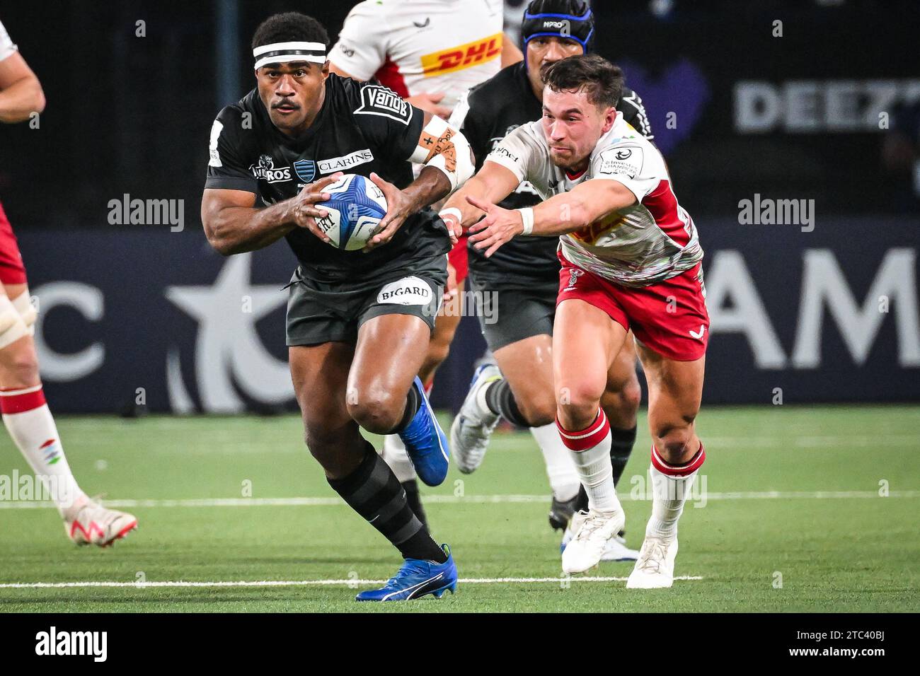 Vinaya HABOSI of Racing 92 and Nick DAVID of Harlequins during the ...