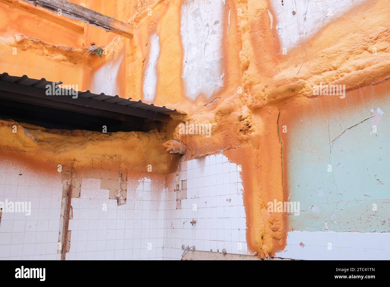 Exposed party wall hi-res stock photography and images - Alamy