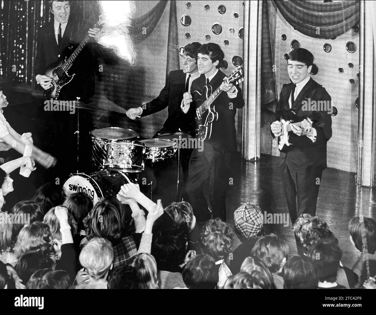 SWINGING BLUE JEANS pop group in 1964 Stock Photo - Alamy