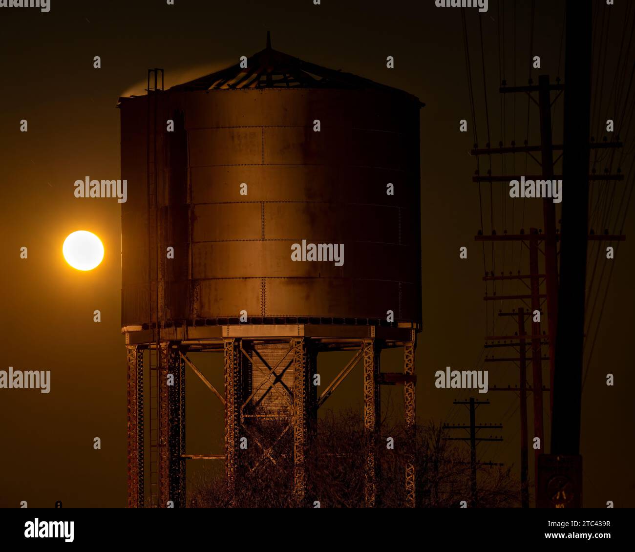 Lit water hi-res stock photography and images - Alamy