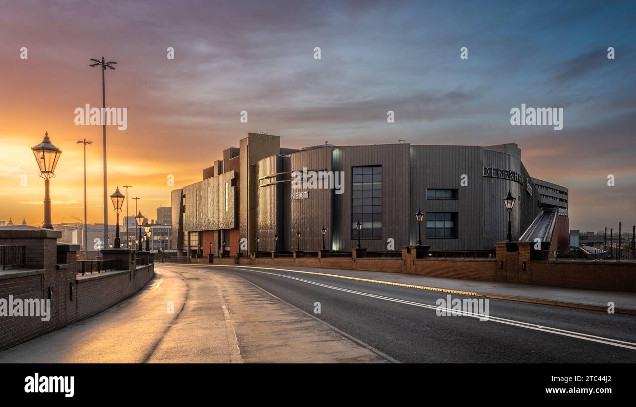 Doncaster town centre shopping hi-res stock photography and images - Alamy
