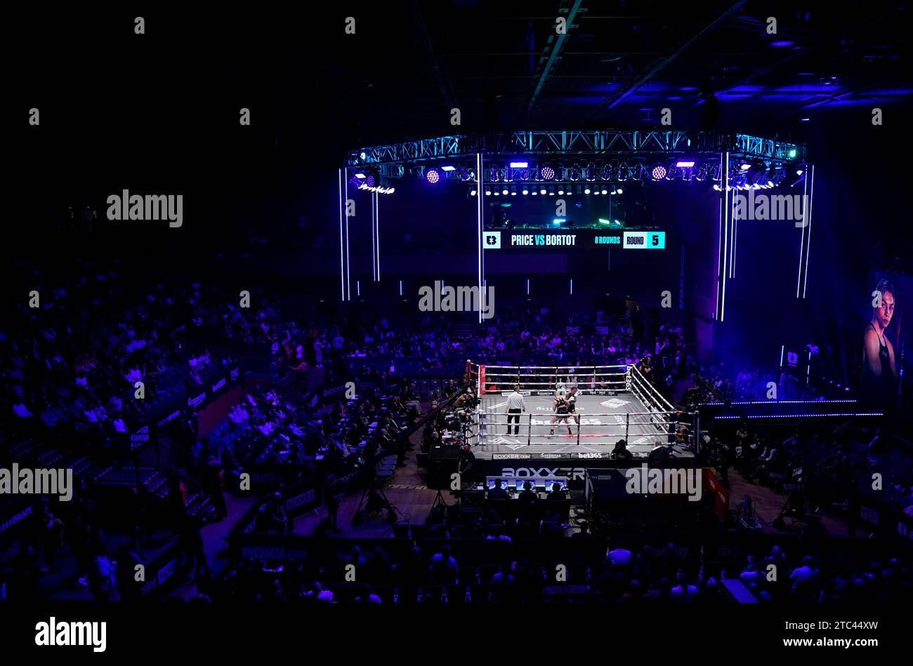 Silvia Bortot and Lauren Price in action during their Welterweight bout ...
