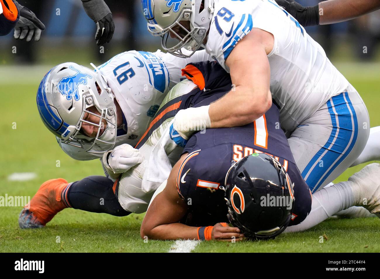 Detroit Lions defensive end Aidan Hutchinson (97) and defensive end ...