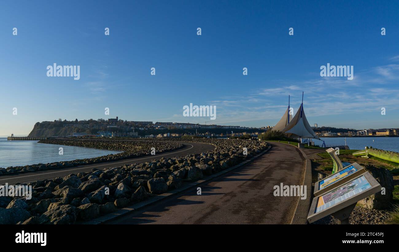 Cardiff bay walk hi-res stock photography and images - Alamy